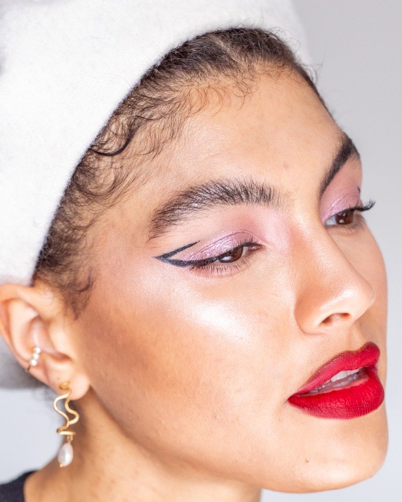 How to: Simple Graphic Eyeliner & Re-sparking a Love for Makeup - SAMIO